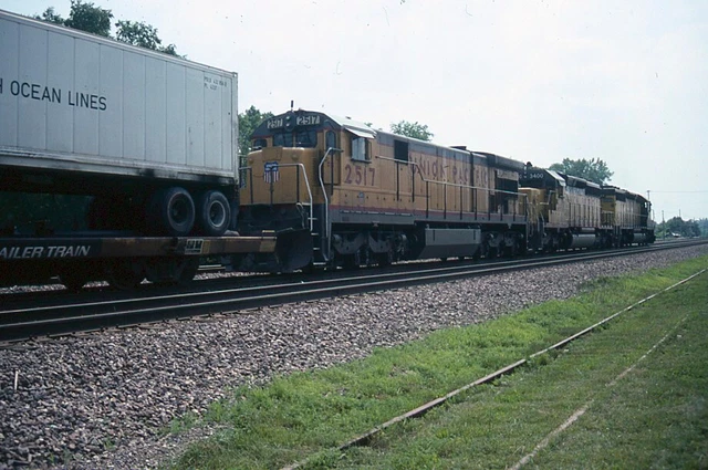 RAILROAD SLIDE - Union Pacific #2517 C30-7 Locomotive 1991 Elmhurst IL ...
