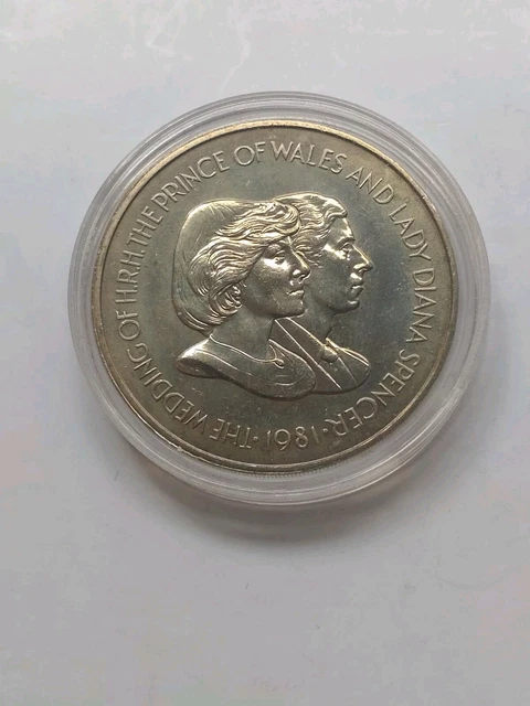 1981 FALKLAND ISLANDS 50p CROWN Prince Charles & Lady Diana Royal ...