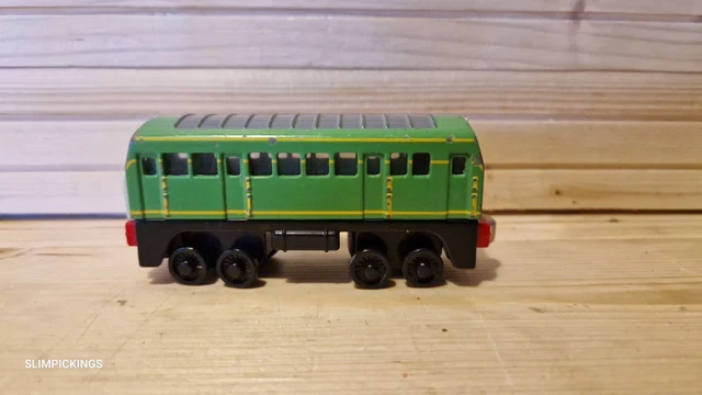 TAKE ALONG N play Thomas The Tank Engine & Friends Train DAISY £11.99 ...