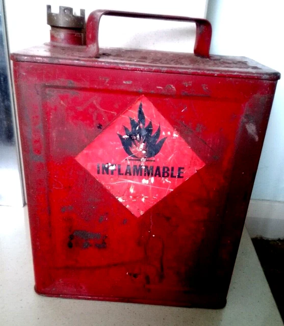 VINTAGE 2 GALLON Metal Jerry Petrol Can - Shell Imprinted Brass Screw ...