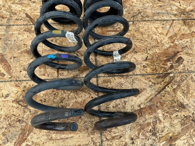 HYUNDAI GENESIS SEDAN & G80 15-20 Oem Rear Left Right Coil Springs ...