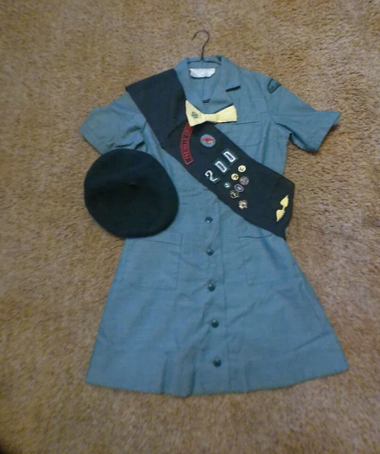 VINTAGE GIRL SCOUT Uniform Hat Sash With Merritt Badges Pins Bow Tie £ ... VINTAGE GIRL SCOUT Uniform Hat Sash With Merritt Badges Pins Bow Tie £ ...
