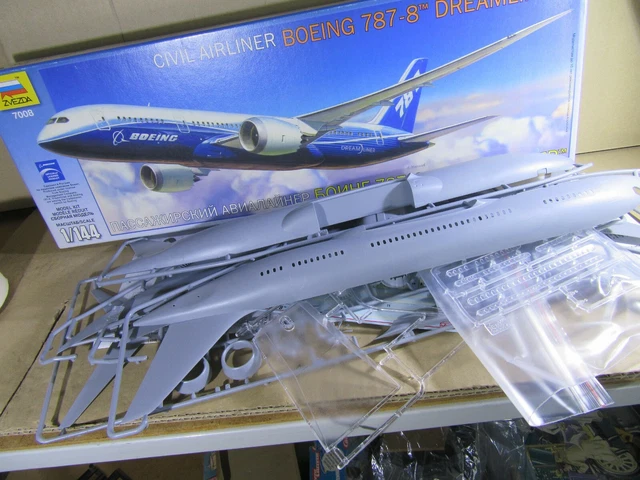 712S 2009'S ZVEZDA 7008 Boeing 787-8 Dreamliner Civil Airliner + Boite ...