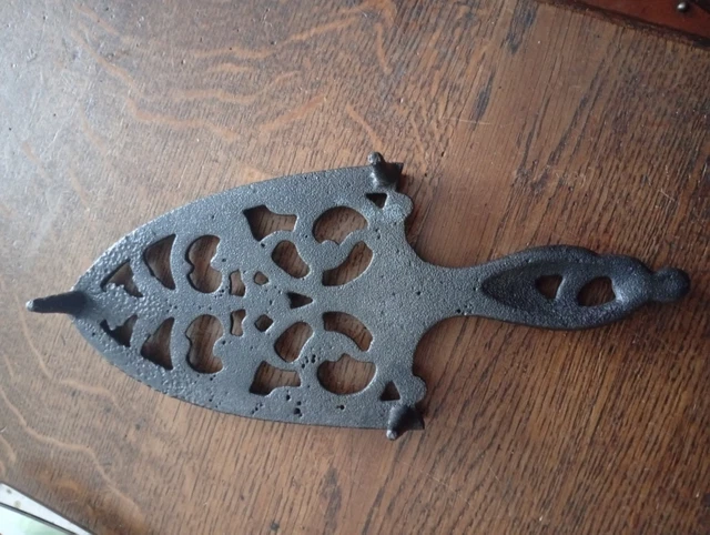 ANCIEN REPOSE FER à repasser en fonte ajourée XIXème EUR 23,00 ...