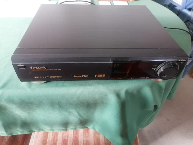 PANASONIC NV - FS 88 S-VHS Videorecorder mit Fernb. + div. Kabel, ohne ...