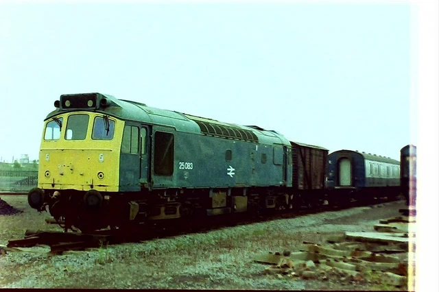 35MM RAILWAY COLOUR Negative Class 25 083 at Worcester £1.95 - PicClick UK