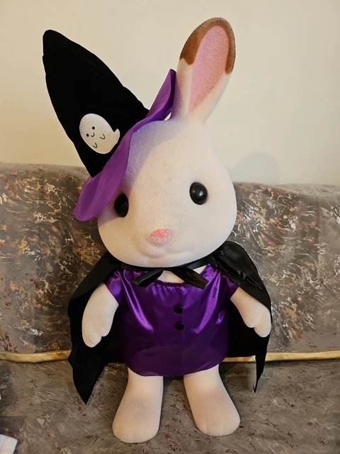 SYLVANIAN FAMILIES GIANT SHOP DISPLAY FREYA RABBIT WITH EXTRA CLOTHES £ ...