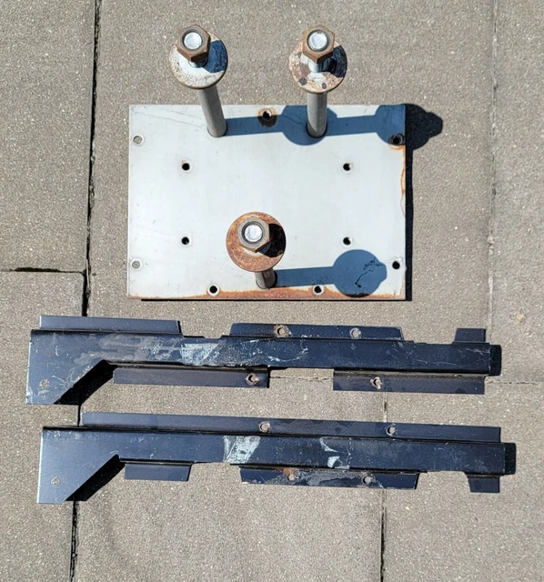 LAND ROVER DEFENDER 90/110 Rear Door Wheel Carrier w/ Supports £55.62 ...