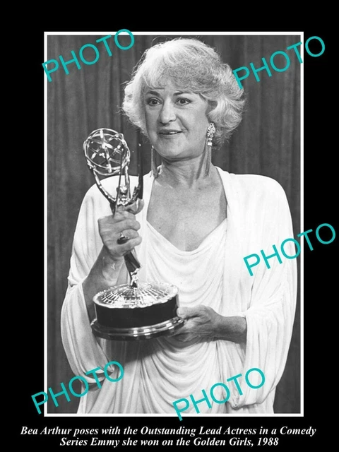 OLD 8X6 HISTORIC PHOTO OF BEA ARTHUR WINNING HER EMMY AWARD 1988 GOLDEN ...