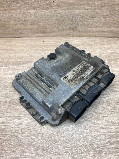 8200305678 0281011646 BOSCH Renault Nissan Moteur ECU Module Unité EUR ...