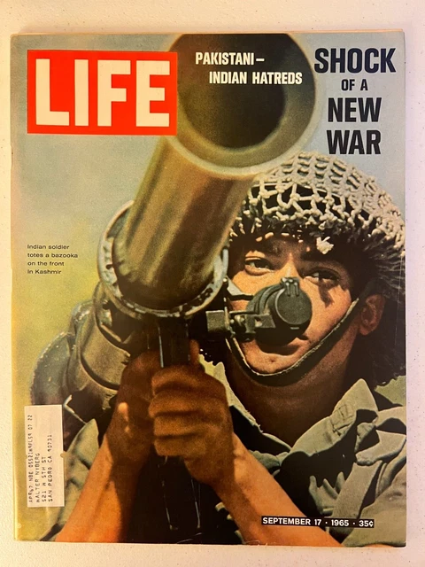 LIFE MAGAZINE SEPTEMBER 17, 1965 Indian Soldier totes a bazooka ...