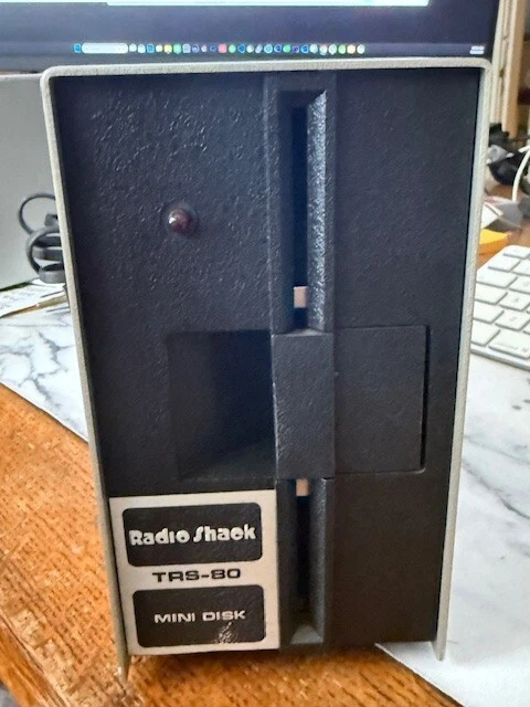 VINTAGE RADIO SHACK TRS-80 Floppy Disk Drive Mini Disk 26-1161 AS IS £ ...