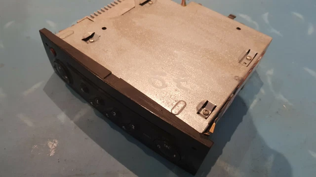 RENAULT MEGANE MK2 2008 CD Player radio head unit 8200505114 £24.00 ...