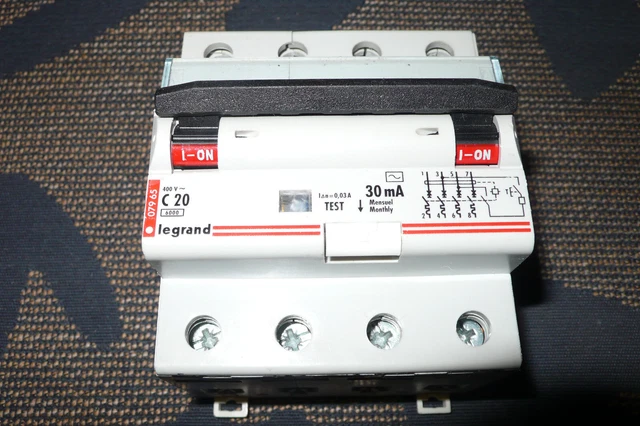 DISJONCTEUR DIFFERENTIEL 4POLE 20A 30mA TYPE AC TETRA 20AMPERE 4P, LEGRAND 07965 EUR 59,00 ...