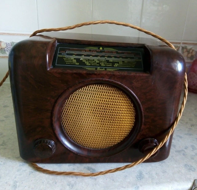 WORKING 1940/50S ICONIC Bush Bakelite Radio in excellent condition £95. ...