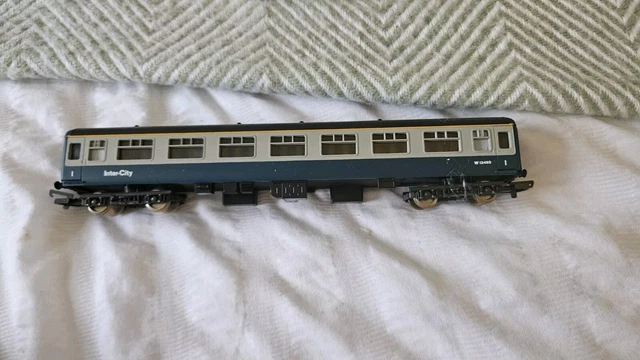 OO LIMA BRITISH Rail Mk 2 1st-class corridor coach in BR blue/grey £15. ...