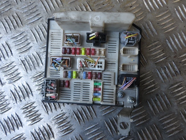 RENAULT MEGANE SCENIC Engine Bay Fuse Box Upc 8200455424 2003-2008 ...