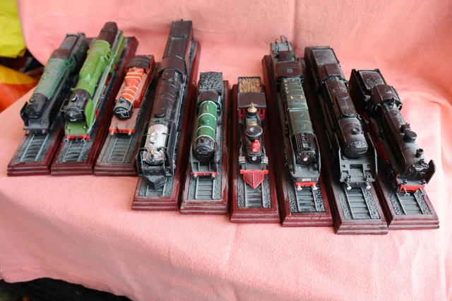 ATLAS EDITIONS MODEL Locomotive Trains On Plinths - Pick-A-Train £3.95 ...