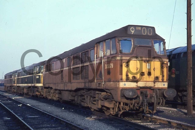 ORIGINAL 35MM COLOUR BR DIESEL CLASS 31 D5579 IN GOLDEN OCHRE MARCH c ...