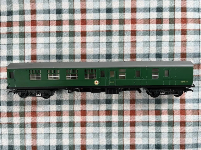 OO TRIANG R623, BR Brake 2nd Class Coach, S34936 £10.00 - PicClick UK