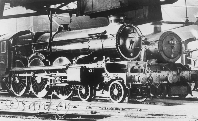 GWR 35MM NEG 5095 Barbury Castle & 6993 Arthog Hall in Swindon Shed 11 ...
