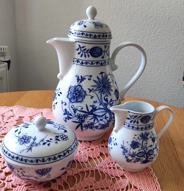 DDR PORZELLAN KAHLA Kaffeekanne Zwiebelmuster und Milchkännchen, Zuckerdose EUR 15,00 - PicClick DE