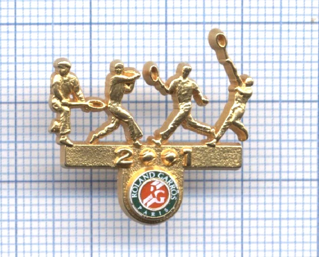 PIN'S ARTHUS-BERTRAND PARIS ROLAND GARROS 2001 Les mousquetaires / Sport tennis EUR 16,00 ...