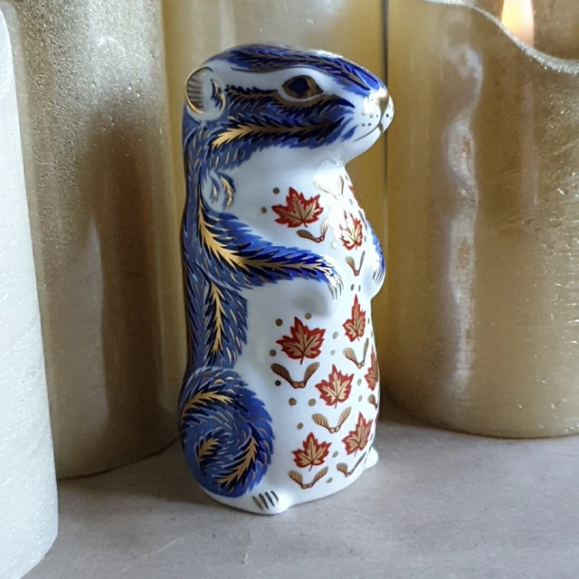 ROYAL CROWN DERBY Paperweight Chipmunk Gold Stopper In A Crown Derby ...