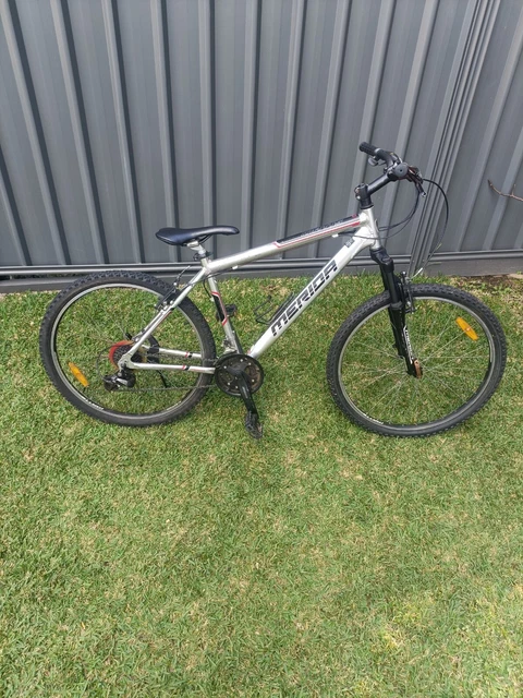 MERIDA MATTS MOUNTAIN Bike Silver T6 Alloy Frame 21 Speed Shimano Altus ...