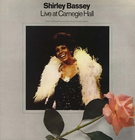 SHIRLEY BASSEY - Live At Carnegie Hall (2xLP, Gat) EUR 16,13 - PicClick FR