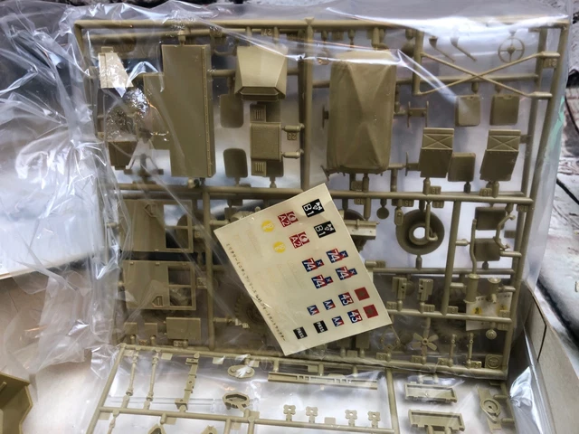 TAMIYA 1/35 QUAD Gun Tractor British Commonwealth Canadian Ford Model ...