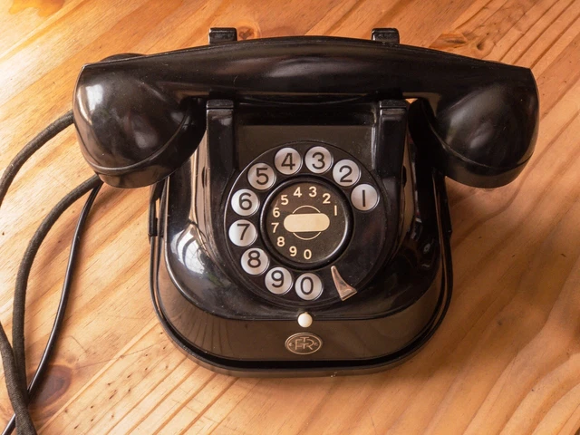 VINTAGE BLACK ROTARY dial telephone, Belgian FTR / Bell model RTT 56 £0 ...