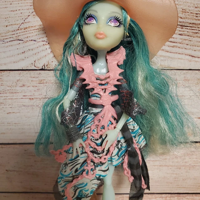 MONSTER HIGH DOLL Vandala Doubloons Haunted Getting Ghostly $82.49 ...
