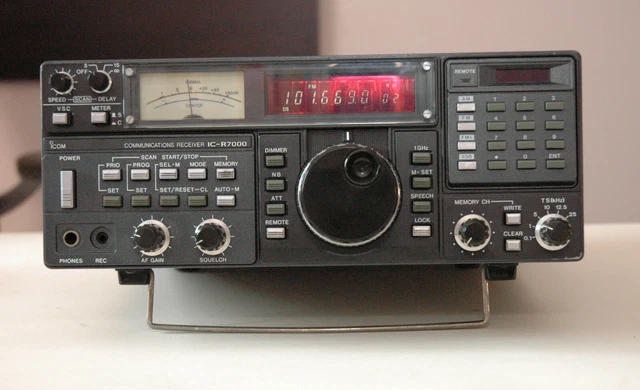 ICOM IC-R7000 HF / Vhf/Uhf Receiver-Scanner 25MHz-2000MHz EUR 398,30 ...
