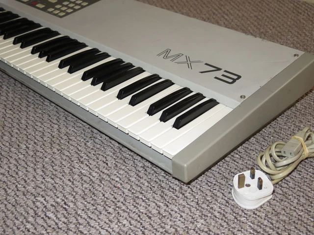 AKAI MX73 - 73-key master MIDI keyboard-controller / WORKS WELL ...