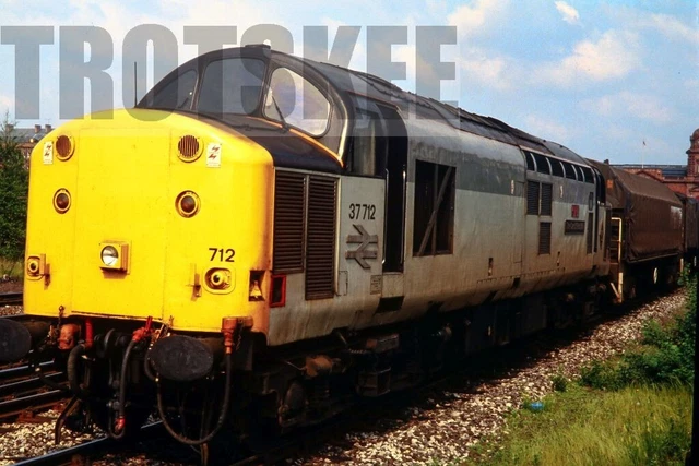 35MM SLIDE BR British Rail Diesel Locomotive 37712 Class 37 1986 ...