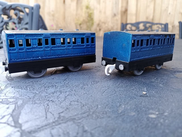 TOMY TRACKMASTER THOMAS Custom - Dark Blue Coaches £7.99 - PicClick UK
