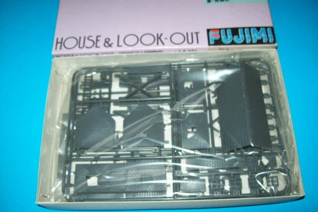 FUJIMI WW2 GERMAN HOUSE & LOOKOUT WITH SOLDIERS 1:76 scale kit £5.99 ...