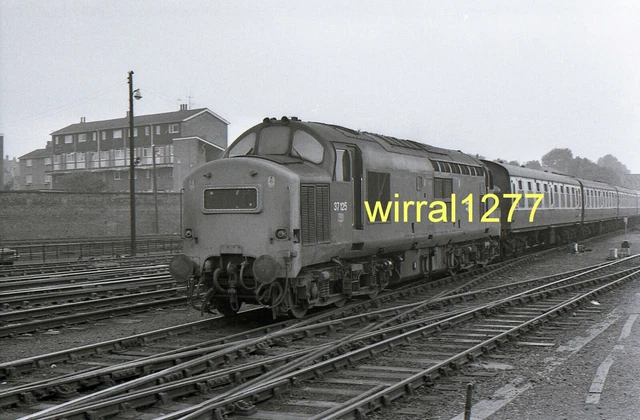ORIGINAL B&W RAILWAY negative Class 37 37125 at York £3.00 - PicClick UK