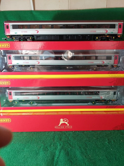 OO GAUGE HORNBY Cross Country Mk3 Coaches Ts Tgs Tsd Sliding Door X 3 £ ...