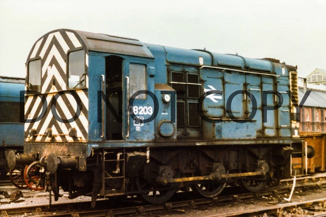 UK DIESEL TRAIN Railway Photograph Of Class 08 08203 Loco. Rm08-31 £1. ...