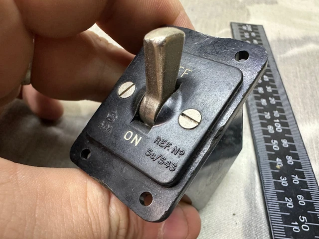ORIGINAL WW2 BRITISH RAF AM Marked On/Off Switch - 5c/543 - Spitfire ...