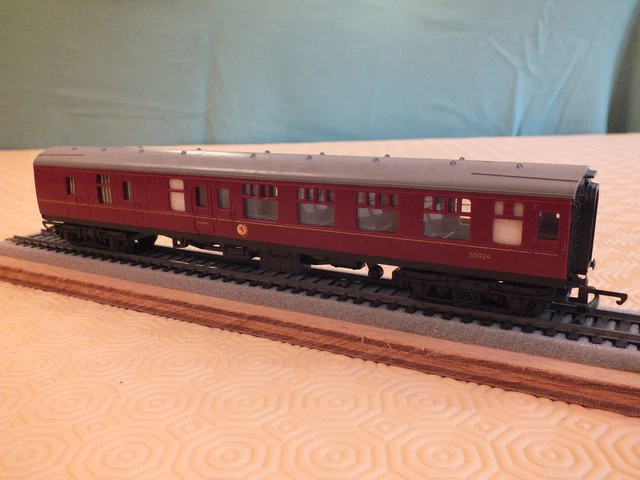 HORNBY R423 BR mk1 brake coach - Maroon livery £11.84 - PicClick UK