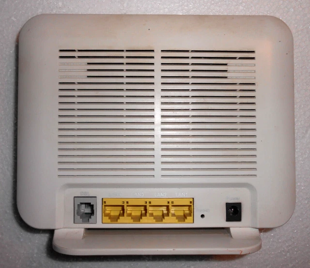 MODEM ROUTER FASTWEB BROADBAND ADB MODEL DV 2200 WI-FI con alimentatore ...