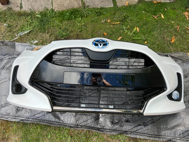 GENUINE TOYOTA YARIS 2021 2022 Front Bumper With Grill Complete £560.00 ...