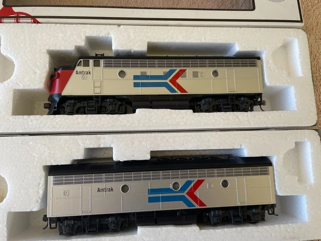 HO SCALE STEWART ( Made By Kato Japan ) Amtrak Phase 1 F7A / F7B Diesel Loco Set $225.00 ...