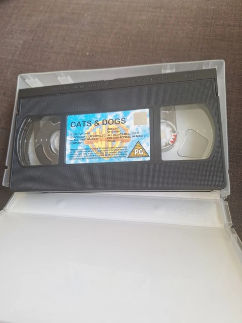 CATS AND DOGS (VHS/SUR, 2001) £1.00 - PicClick UK