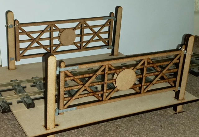 16 MM GARDEN Railway Level Cross Gate Set KIT SM 32 / 45 £20.96 ...