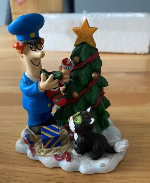 WOODLAND ANIMATIONS POSTMAN Pat ' Pat and Jess Decorating A Tree ...