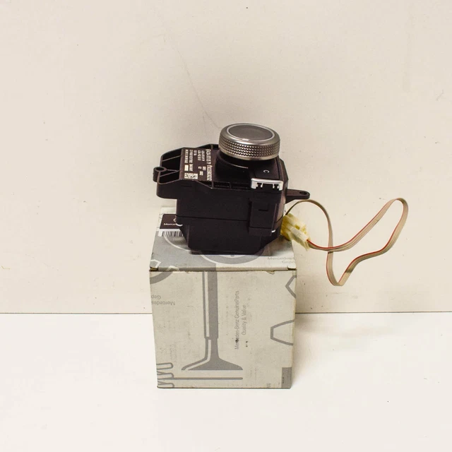 MB C W204 Center Console Sterio Control Switch A2048700579 NEW GENUINE ...